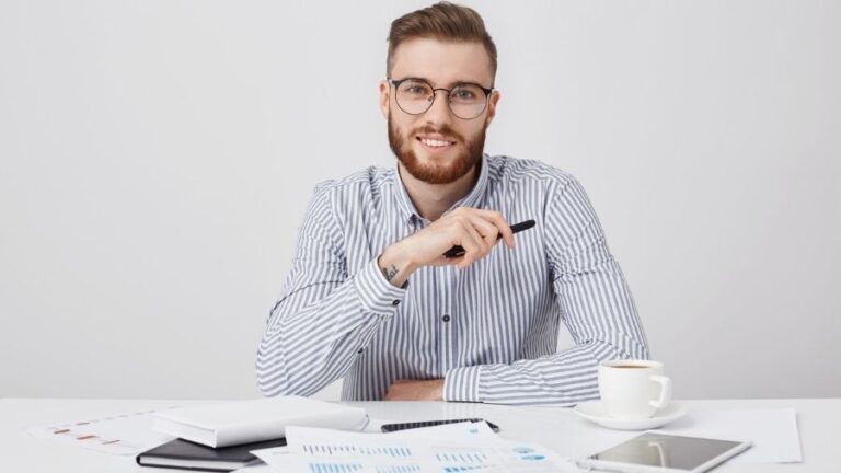 How To Write A Request Letter (With Template And Samples)